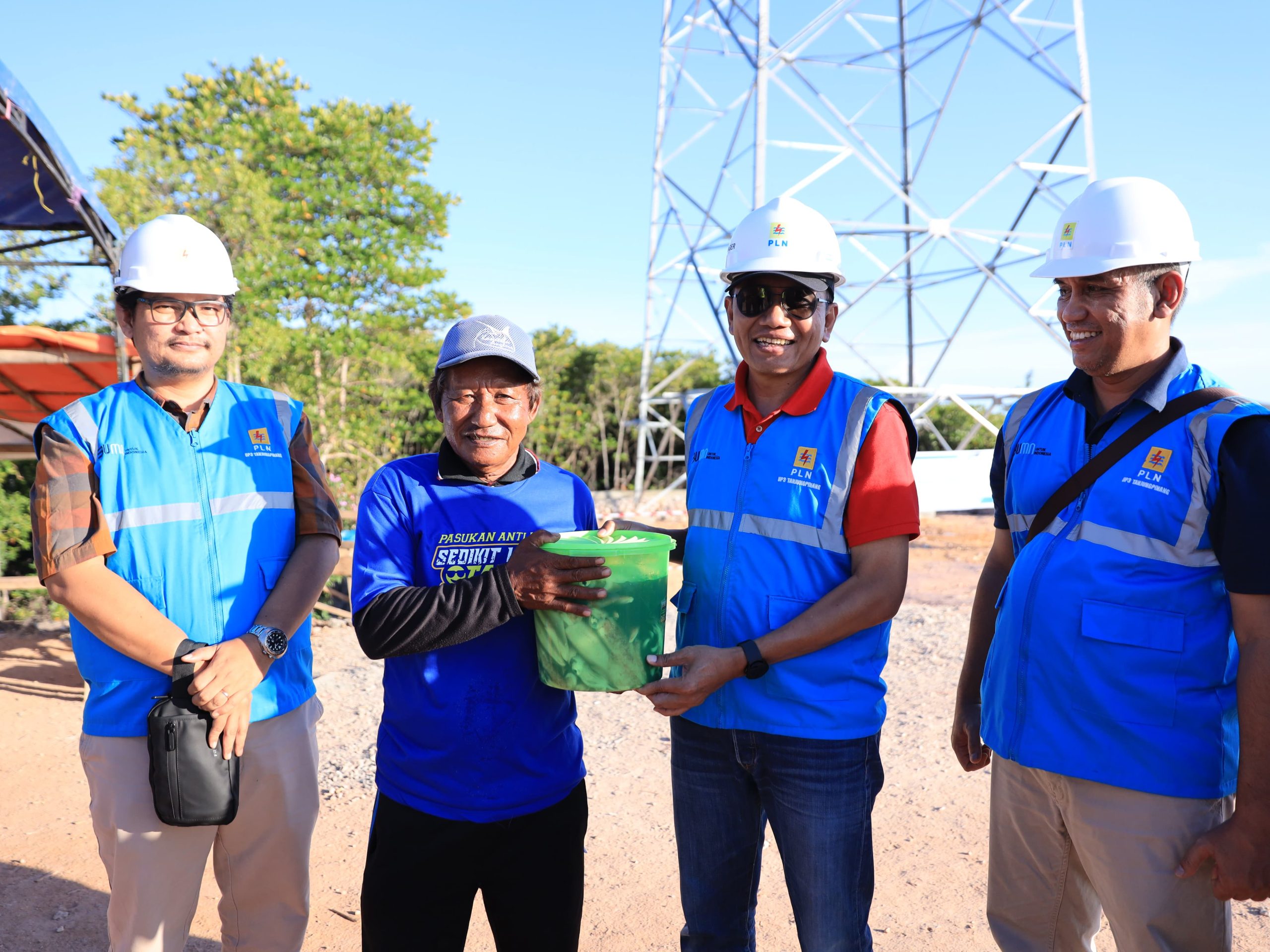 Listriki Pulau Terdepan, PLN Mulai Pembangunan SUTM Dengan Tower ...
